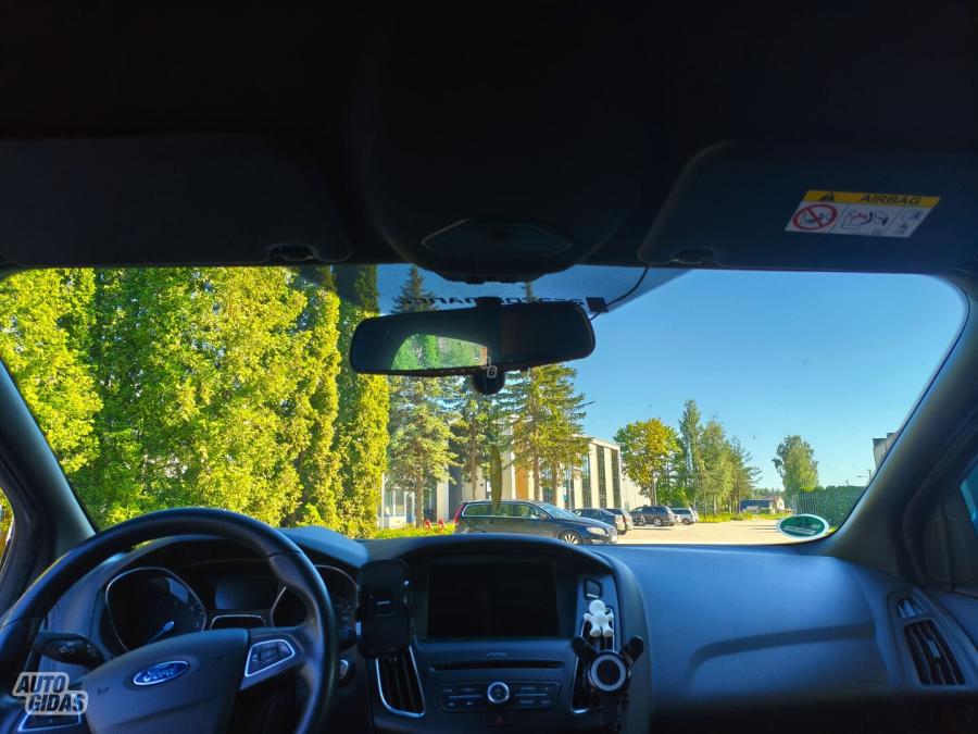 White Ford Focus 2018 in Sirvintos, with an engine capacity of 1.60 L and mileage of 173 thousand km for 11500 €, photo 34 on AUTOMOTO.COM.LV