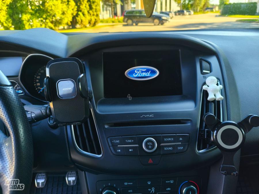 White Ford Focus 2018 in Sirvintos, with an engine capacity of 1.60 L and mileage of 173 thousand km for 11500 €, photo 36 on AUTOMOTO.COM.LV
