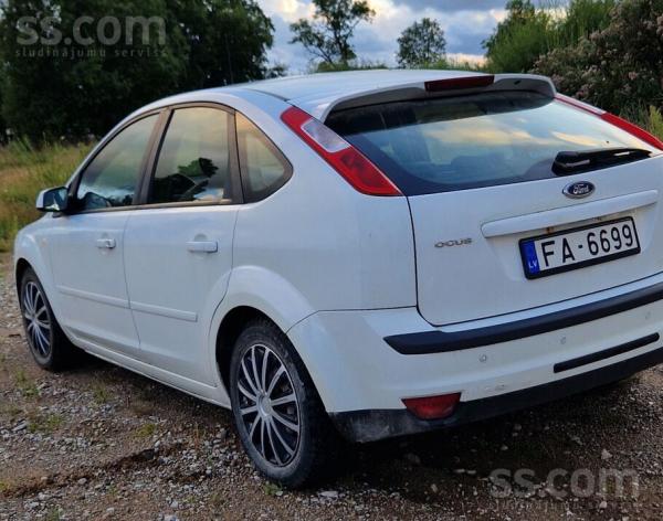 Balts Ford Focus 2008 Ventspils, ar dzinēja tilpumu 1.60 L un nobraukumu 331 tūkst. km par 1350 €, foto 4 vietnē AUTOMOTO.COM.LV