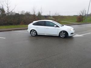 White Ford Focus 2009 in Vilnius, with an engine capacity of 2.00 L and mileage of 258 thousand km for 1200 €, photo  on AUTOMOTO.COM.LV