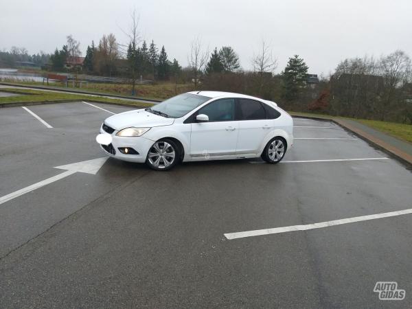 White Ford Focus 2009 in Vilnius, with an engine capacity of 2.00 L and mileage of 258 thousand km for 1200 €, photo 2 on AUTOMOTO.COM.LV
