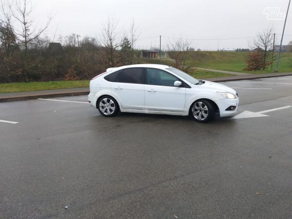 White Ford Focus 2009 in Vilnius, with an engine capacity of 2.00 L and mileage of 3 thousand km for 1200 €, photo 2 on AUTOMOTO.COM.LV