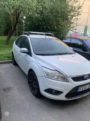 White Ford Focus 2010 in Vilnius, with an engine capacity of 1.60 L and mileage of 259 thousand km for 1000 €, photo  on AUTOMOTO.COM.LV