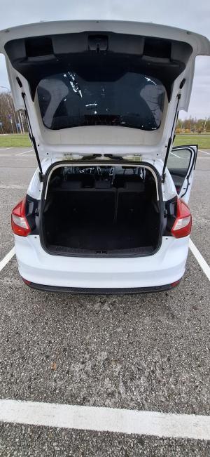 White Ford Focus 2011 in Tartu, with an engine capacity of 1.60 L and mileage of 320 thousand km for 2800 €, photo 10 on AUTOMOTO.COM.LV