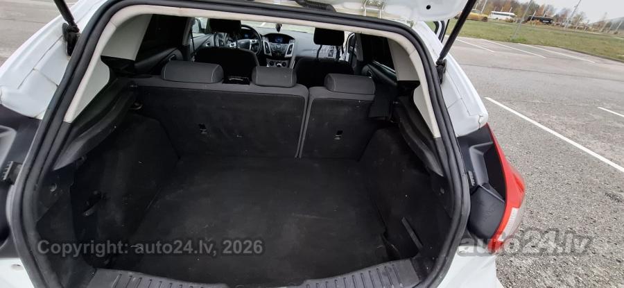 White Ford Focus 2011 in Tartu, with an engine capacity of 1.60 L and mileage of 320 thousand km for 2800 €, photo 16 on AUTOMOTO.COM.LV