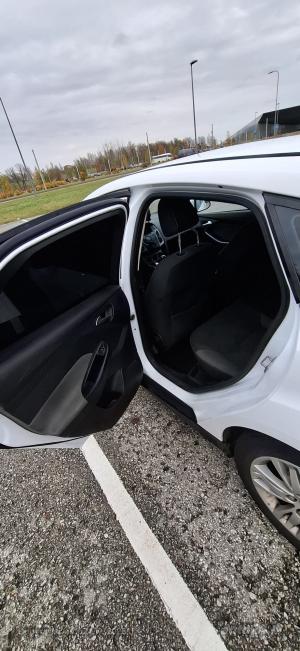 White Ford Focus 2011 in Tartu, with an engine capacity of 1.60 L and mileage of 320 thousand km for 2800 €, photo 18 on AUTOMOTO.COM.LV