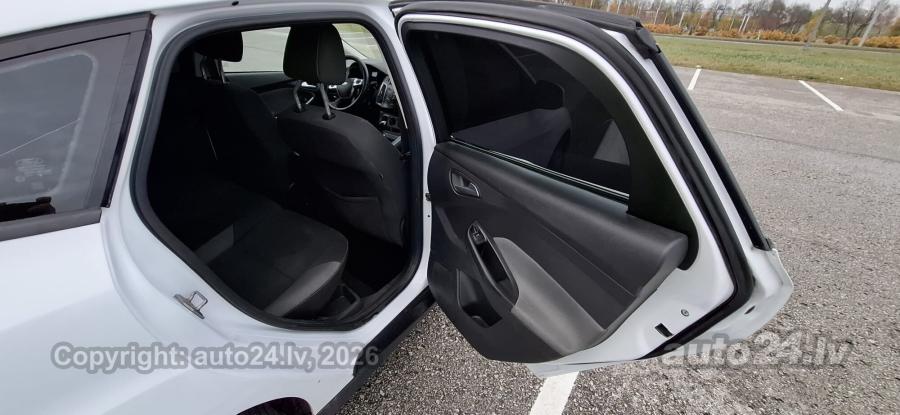 White Ford Focus 2011 in Tartu, with an engine capacity of 1.60 L and mileage of 320 thousand km for 2800 €, photo 19 on AUTOMOTO.COM.LV