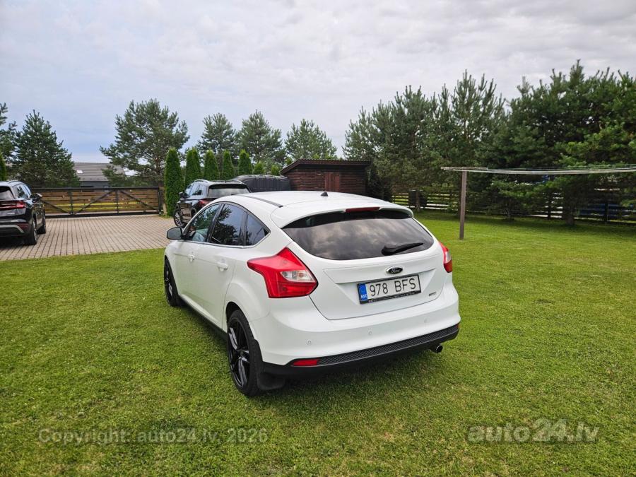 White Ford Focus 2011 in Tallinn, with an engine capacity of 1.60 L and mileage of 231 thousand km for 4499 €, photo 3 on AUTOMOTO.COM.LV