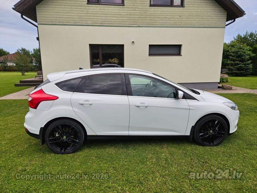 White Ford Focus 2011 in Tallinn, with an engine capacity of 1.60 L and mileage of 231 thousand km for 4499 €, photo 5 on AUTOMOTO.COM.LV