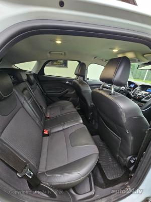 White Ford Focus 2011 in Tallinn, with an engine capacity of 1.60 L and mileage of 231 thousand km for 4499 €, photo 9 on AUTOMOTO.COM.LV