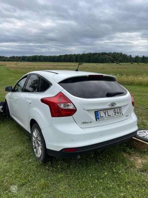 White Ford Focus 2012 in Vilnius, with an engine capacity of 1.00 L and mileage of 205 thousand km for 1100 €, photo 3 on AUTOMOTO.COM.LV
