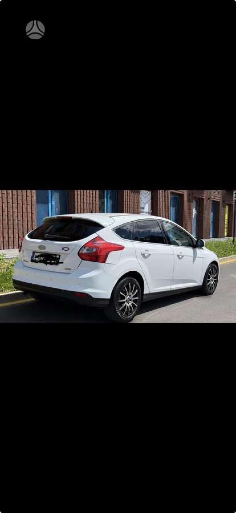White Ford Focus 2012 in Vilnius, with an engine capacity of 1.00 L and mileage of 300 thousand km for 2750 €, photo 5 on AUTOMOTO.COM.LV