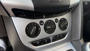 White Ford Focus 2012 in Vilnius, with an engine capacity of 1.00 L and mileage of 300 thousand km for 2750 €, photo 8 on AUTOMOTO.COM.LV