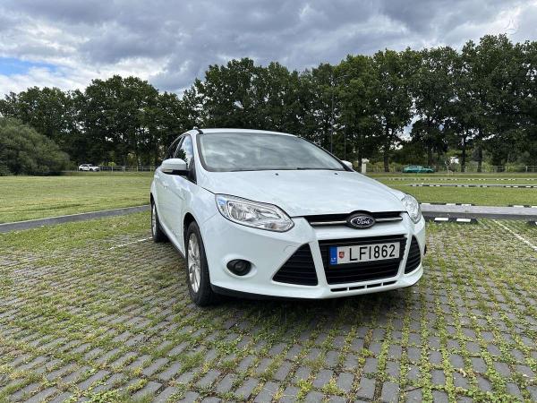 White Ford Focus 2012 in Kaunas, with an engine capacity of 1.60 L and mileage of 251 thousand km for 2700 €, photo 1 on AUTOMOTO.COM.LV
