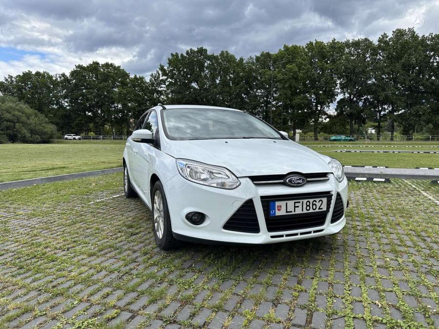 Balts Ford Focus 2012 Kauņa, ar dzinēja tilpumu 1.60 L un nobraukumu 251 tūkst. km par 2700 €, foto 1 vietnē AUTOMOTO.COM.LV