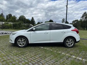Balts Ford Focus 2012 Kauņa, ar dzinēja tilpumu 1.60 L un nobraukumu 251 tūkst. km par 2700 €, foto 4 vietnē AUTOMOTO.COM.LV