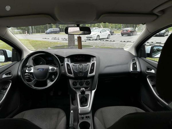 White Ford Focus 2012 in Kaunas, with an engine capacity of 1.60 L and mileage of 251 thousand km for 2700 €, photo 9 on AUTOMOTO.COM.LV
