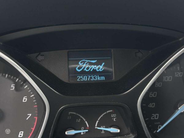 White Ford Focus 2012 in Kaunas, with an engine capacity of 1.60 L and mileage of 251 thousand km for 2700 €, photo 10 on AUTOMOTO.COM.LV
