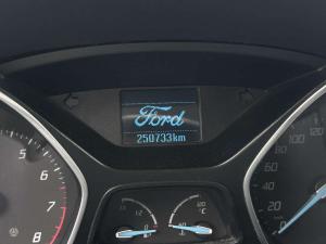 Balts Ford Focus 2012 Kauņa, ar dzinēja tilpumu 1.60 L un nobraukumu 251 tūkst. km par 2700 €, foto 11 vietnē AUTOMOTO.COM.LV