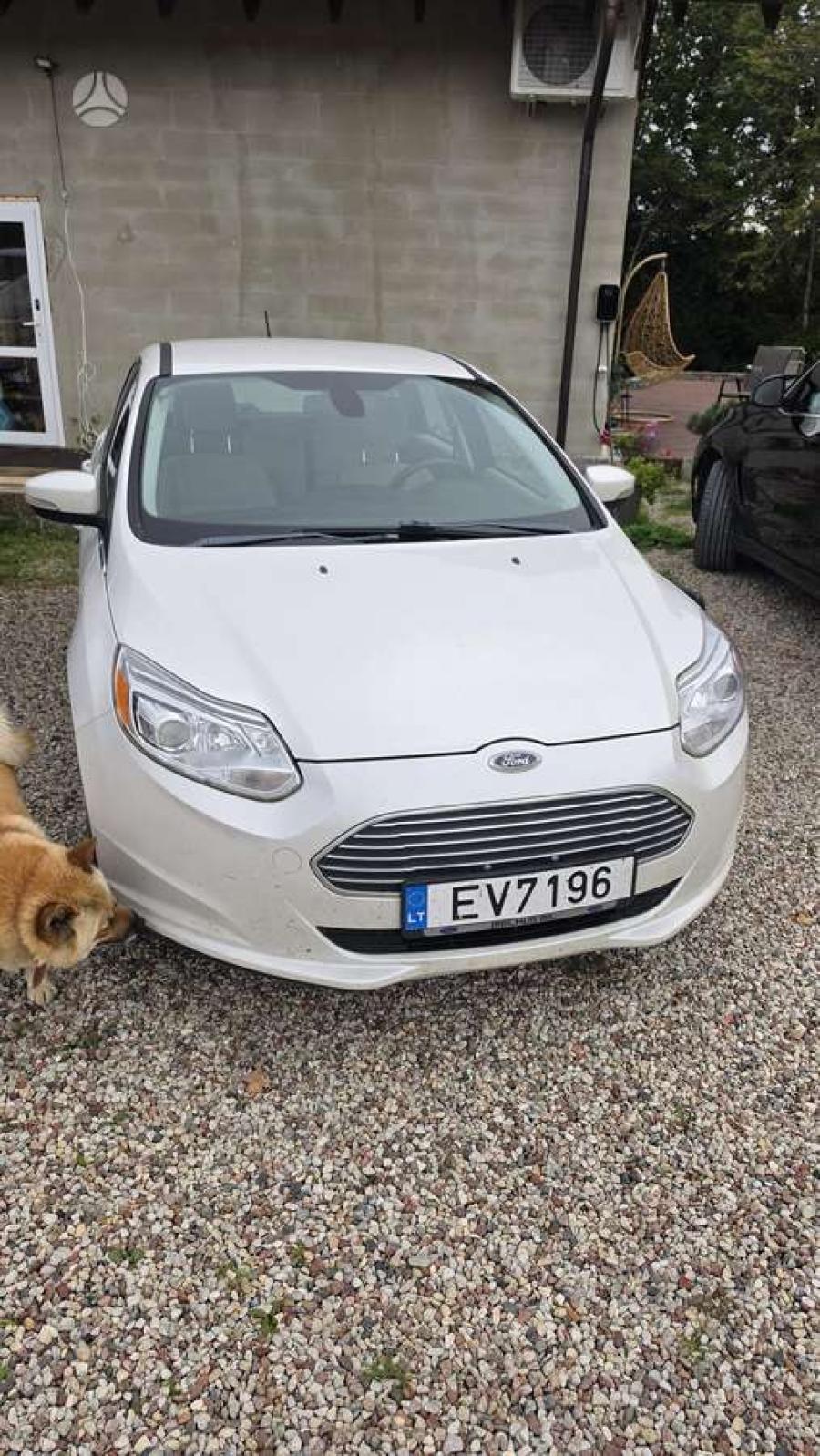 White Ford Focus 2012 in Mazeikiai, with an engine capacity of 0.00 L and mileage of 225 thousand km for 2999 €, photo 3 on AUTOMOTO.COM.LV