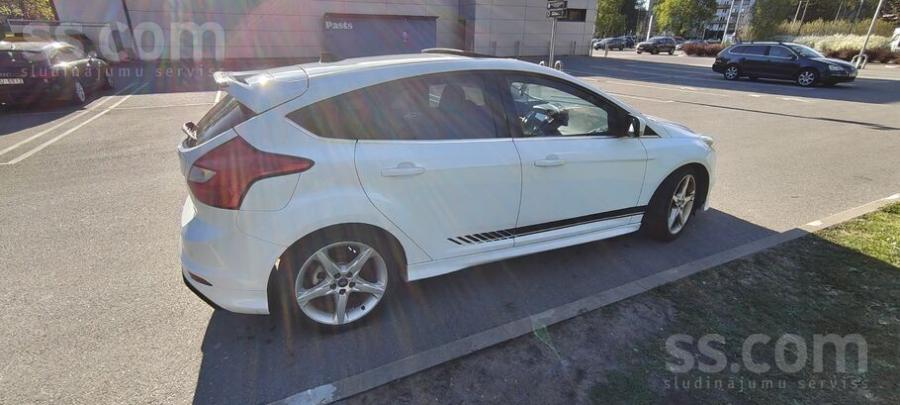 Balts Ford Focus 2013 Rīga, ar dzinēja tilpumu 1.00 L un nobraukumu 211 tūkst. km par 4100 €, foto 8 vietnē AUTOMOTO.COM.LV