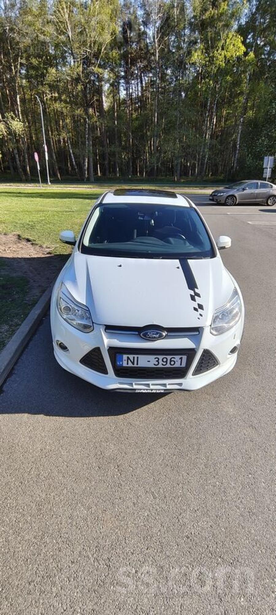 Balts Ford Focus 2013 Rīga, ar dzinēja tilpumu 1.00 L un nobraukumu 211 tūkst. km par 4100 €, foto 10 vietnē AUTOMOTO.COM.LV