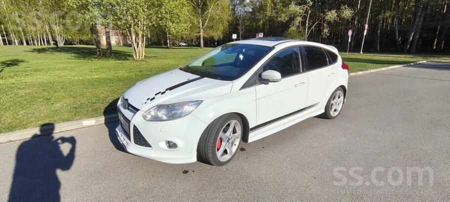 Balts Ford Focus 2013 Rīga, ar dzinēja tilpumu 1.00 L un nobraukumu 211 tūkst. km par 4100 €, foto 11 vietnē AUTOMOTO.COM.LV