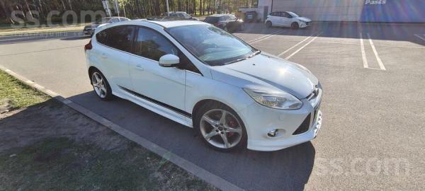 Balts Ford Focus 2013 Rīga, ar dzinēja tilpumu 1.00 L un nobraukumu 211 tūkst. km par 3500 €, foto 8 vietnē AUTOMOTO.COM.LV