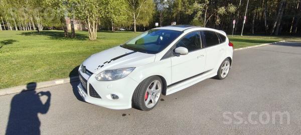Balts Ford Focus 2013 Rīga, ar dzinēja tilpumu 1.00 L un nobraukumu 211 tūkst. km par 3500 €, foto 10 vietnē AUTOMOTO.COM.LV