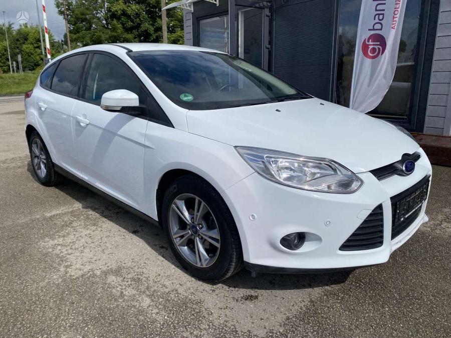 White Ford Focus 2013 in Klaipeda, with an engine capacity of 1.00 L and mileage of 176 thousand km for 3500 €, photo 1 on AUTOMOTO.COM.LV