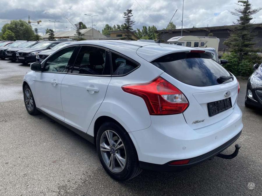 White Ford Focus 2013 in Klaipeda, with an engine capacity of 1.00 L and mileage of 176 thousand km for 3500 €, photo 5 on AUTOMOTO.COM.LV