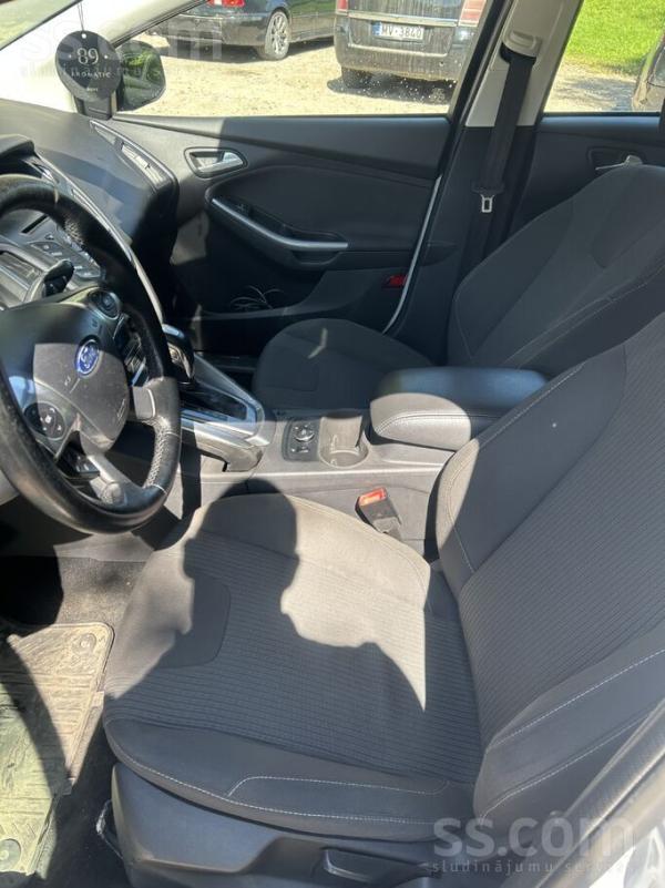 Balts Ford Focus 2013 Jelgava, ar dzinēja tilpumu 1.60 L un nobraukumu 256 tūkst. km par 2500 €, foto 6 vietnē AUTOMOTO.COM.LV