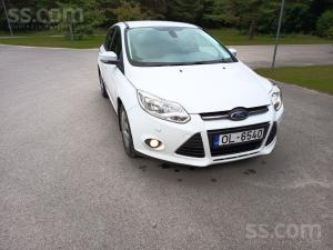 White Ford Focus 2013 in Jurmala, with an engine capacity of 1.00 L and mileage of 234 thousand km for 2450 €, photo 4 on AUTOMOTO.COM.LV