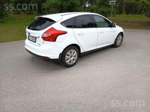 White Ford Focus 2013 in Jurmala, with an engine capacity of 1.00 L and mileage of 234 thousand km for 2450 €, photo 5 on AUTOMOTO.COM.LV