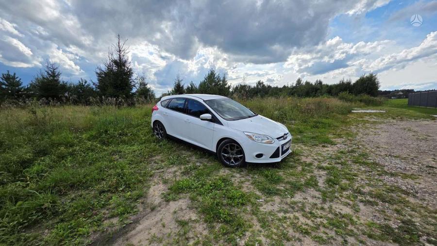 White Ford Focus 2013 in Vilnius, with an engine capacity of 2.00 L and mileage of 192 thousand km for 2900 €, photo 16 on AUTOMOTO.COM.LV