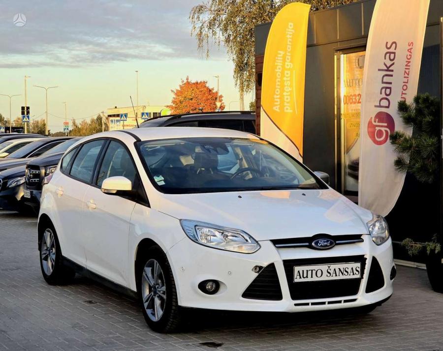 Balts Ford Focus 2013 Tauragė, ar dzinēja tilpumu 1.00 L un nobraukumu 217 tūkst. km par 3800 €, foto 3 vietnē AUTOMOTO.COM.LV