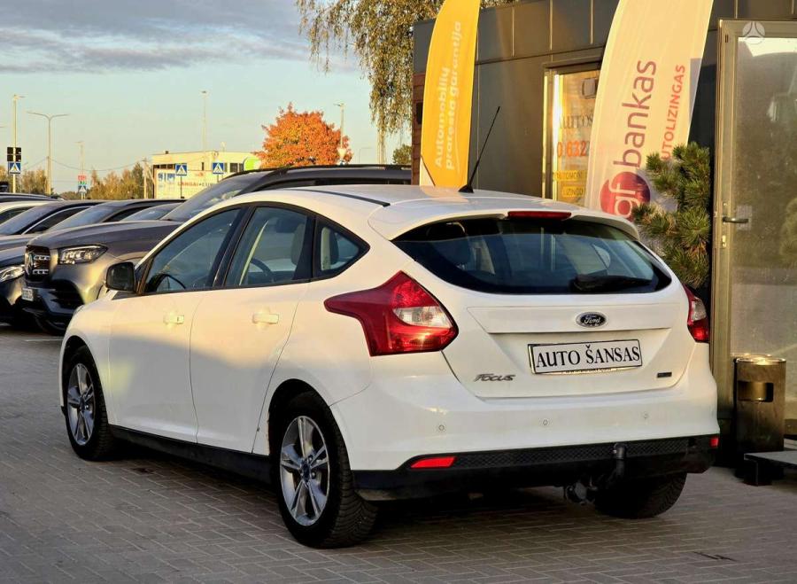 Balts Ford Focus 2013 Tauragė, ar dzinēja tilpumu 1.00 L un nobraukumu 217 tūkst. km par 3800 €, foto 8 vietnē AUTOMOTO.COM.LV