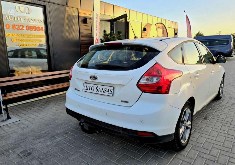 Balts Ford Focus 2013 Tauragė, ar dzinēja tilpumu 1.00 L un nobraukumu 217 tūkst. km par 3800 €, foto 13 vietnē AUTOMOTO.COM.LV