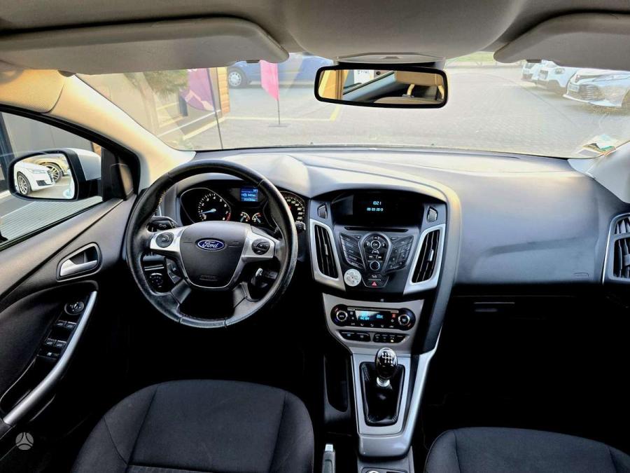 Balts Ford Focus 2013 Tauragė, ar dzinēja tilpumu 1.00 L un nobraukumu 217 tūkst. km par 3800 €, foto 14 vietnē AUTOMOTO.COM.LV