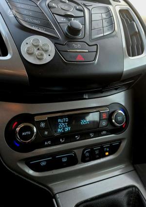 Balts Ford Focus 2013 Tauragė, ar dzinēja tilpumu 1.00 L un nobraukumu 217 tūkst. km par 3800 €, foto 18 vietnē AUTOMOTO.COM.LV