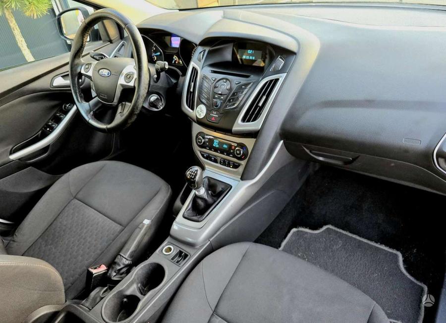 Balts Ford Focus 2013 Tauragė, ar dzinēja tilpumu 1.00 L un nobraukumu 217 tūkst. km par 3800 €, foto 22 vietnē AUTOMOTO.COM.LV