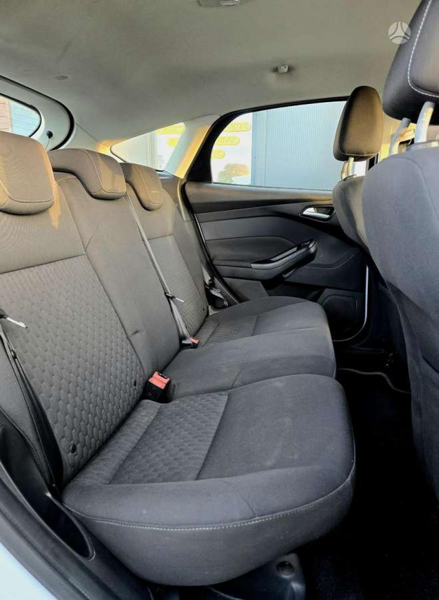 Balts Ford Focus 2013 Tauragė, ar dzinēja tilpumu 1.00 L un nobraukumu 217 tūkst. km par 3800 €, foto 24 vietnē AUTOMOTO.COM.LV