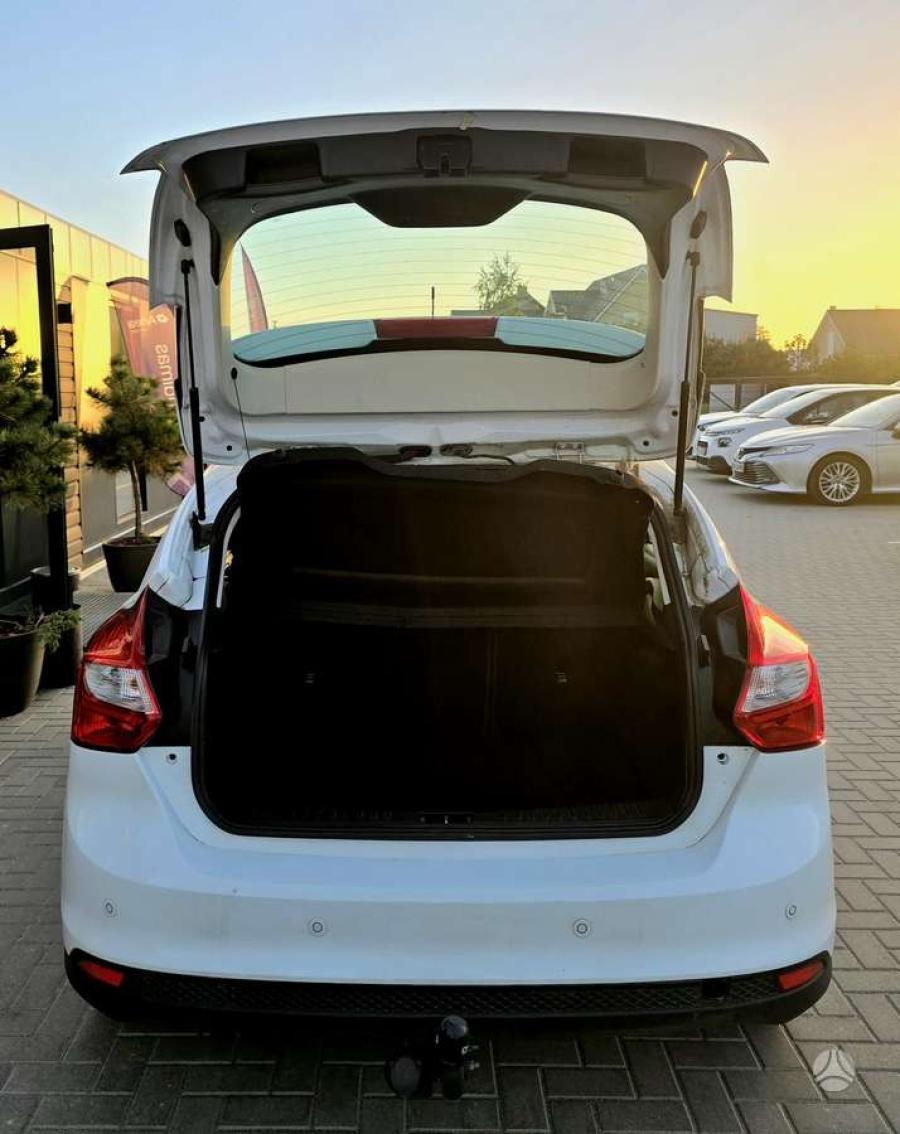 Balts Ford Focus 2013 Tauragė, ar dzinēja tilpumu 1.00 L un nobraukumu 217 tūkst. km par 3800 €, foto 31 vietnē AUTOMOTO.COM.LV