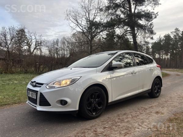 White Ford Focus 2014 in Riga, with an engine capacity of 1.00 L and mileage of 185 thousand km for 4100 €, photo 2 on AUTOMOTO.COM.LV