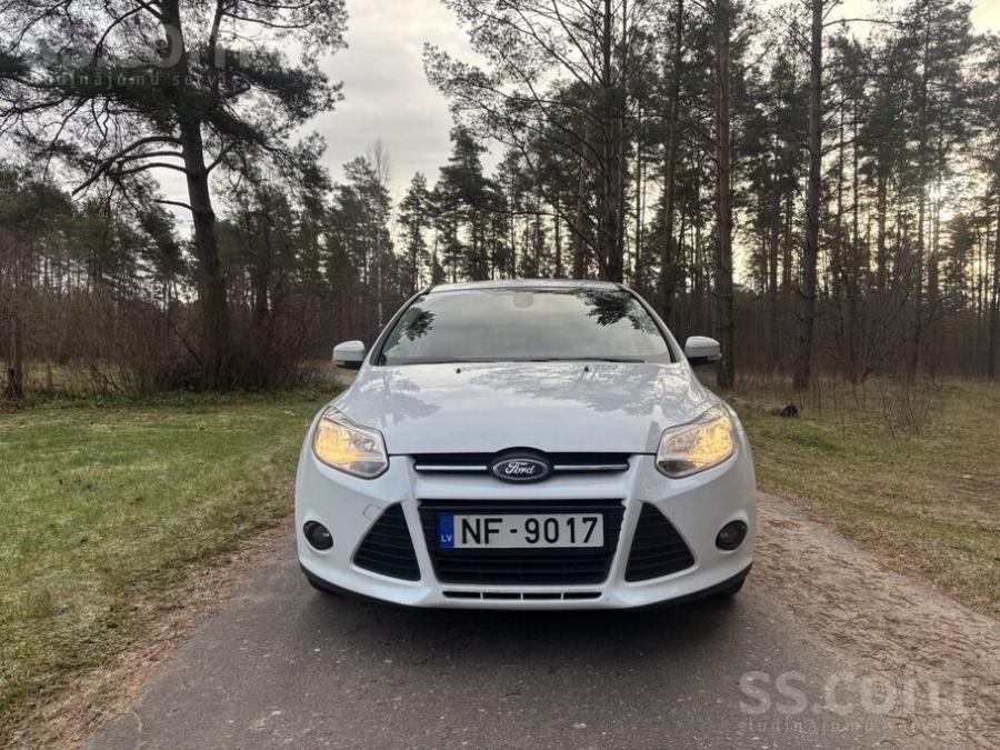 White Ford Focus 2014 in Riga, with an engine capacity of 1.00 L and mileage of 185 thousand km for 4050 €, photo 9 on AUTOMOTO.COM.LV