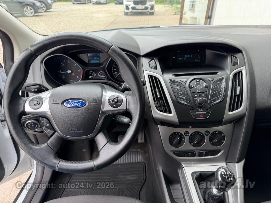 White Ford Focus 2014 in Voru, with an engine capacity of 1.60 L and mileage of 254 thousand km for 4390 €, photo 6 on AUTOMOTO.COM.LV