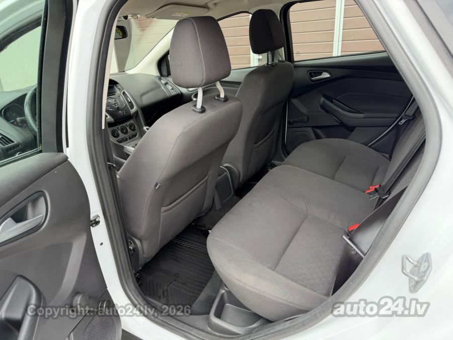White Ford Focus 2014 in Voru, with an engine capacity of 1.60 L and mileage of 254 thousand km for 4390 €, photo 9 on AUTOMOTO.COM.LV