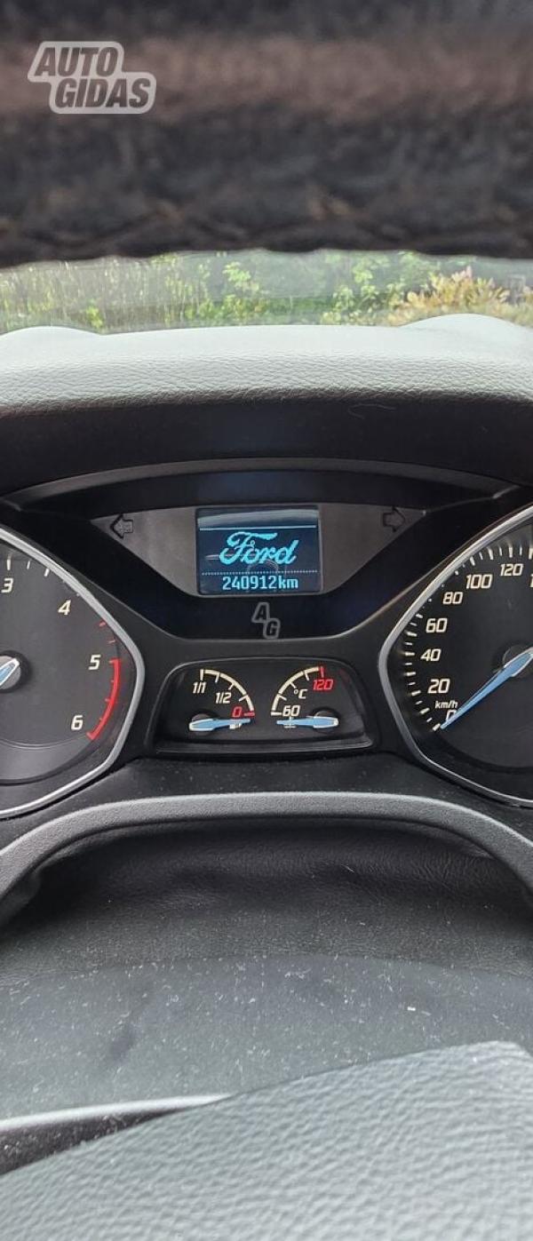 Ford Focus 2014 in Vilnius on AUTOMOTO.COM.LV White Ford Focus 2014 in Vilnius, with an engine capacity of 1.50 L and mileage of 241 thousand km for 4999 €, photo 9 on AUTOMOTO.COM.LV