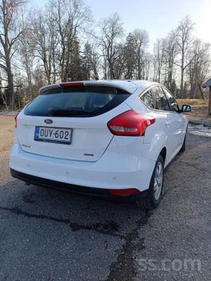 White Ford Focus 2015 in Riga, with an engine capacity of 1.00 L and mileage of 193 thousand km for 4800 €, photo 3 on AUTOMOTO.COM.LV