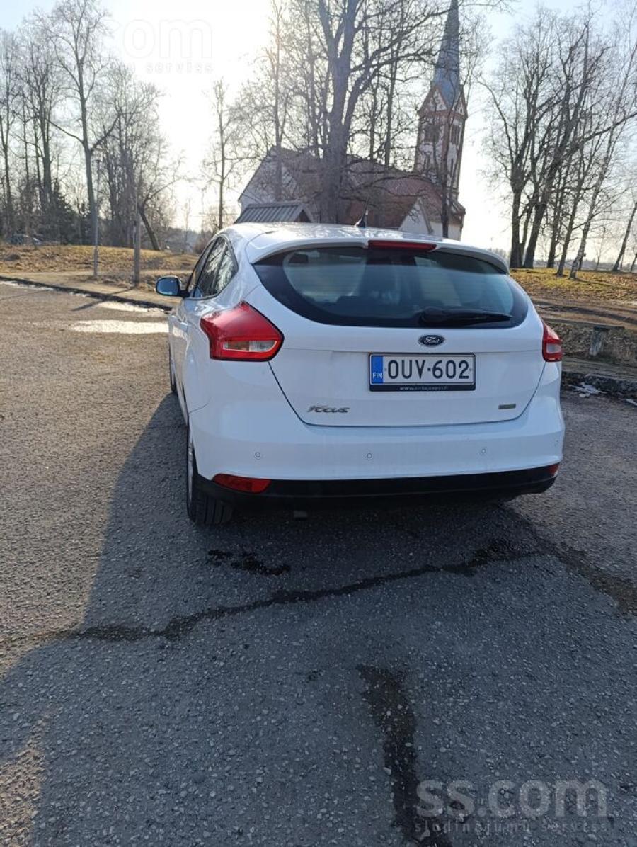 White Ford Focus 2015 in Riga, with an engine capacity of 1.00 L and mileage of 193 thousand km for 4800 €, photo 4 on AUTOMOTO.COM.LV
